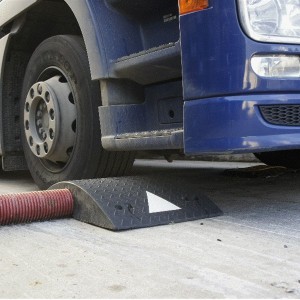 Passe câbles rigide pour poids lourds